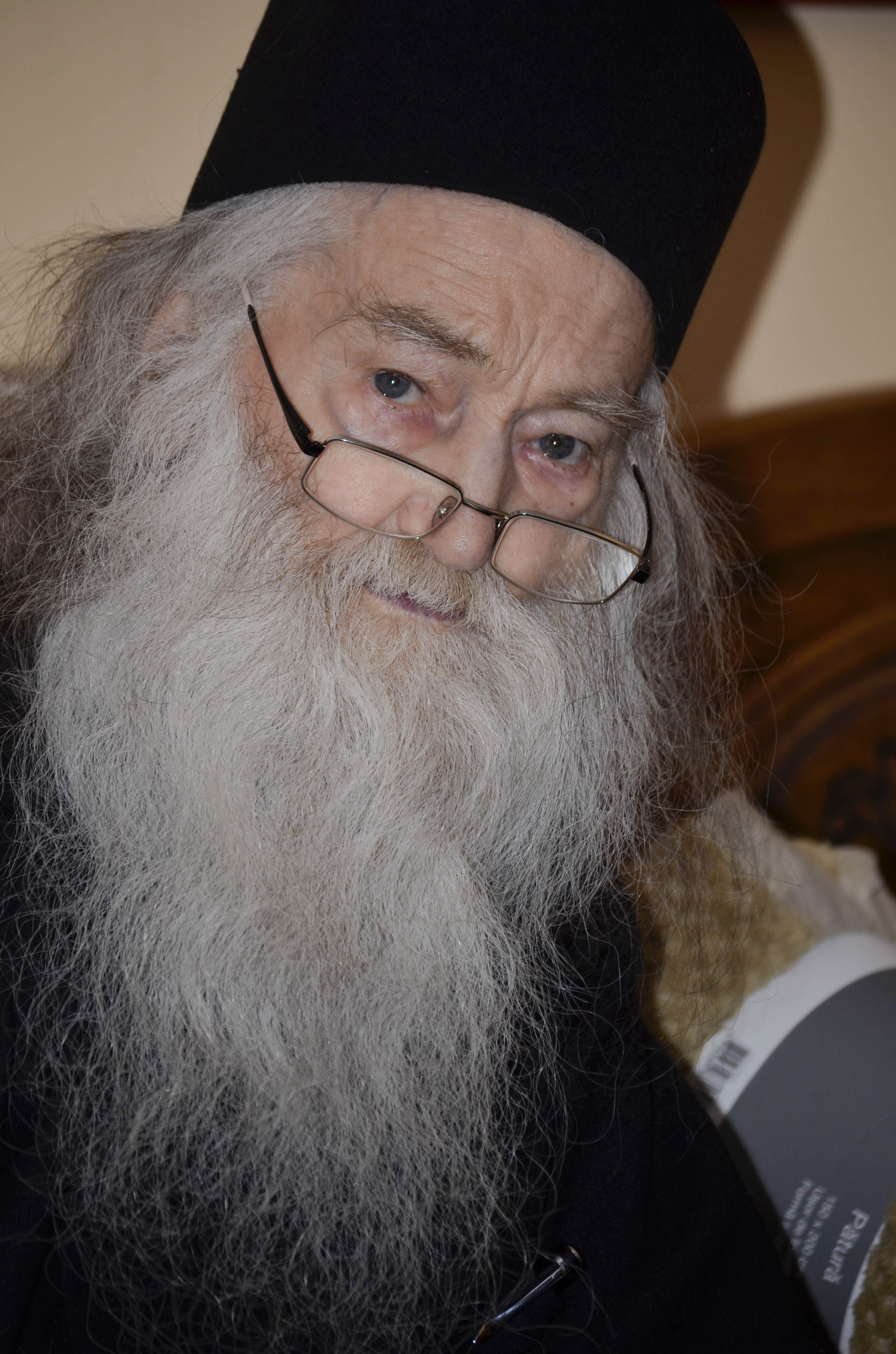 JERTFA UITATĂ. Intelectualii români şi Biserica – dialog cu Părintele ...